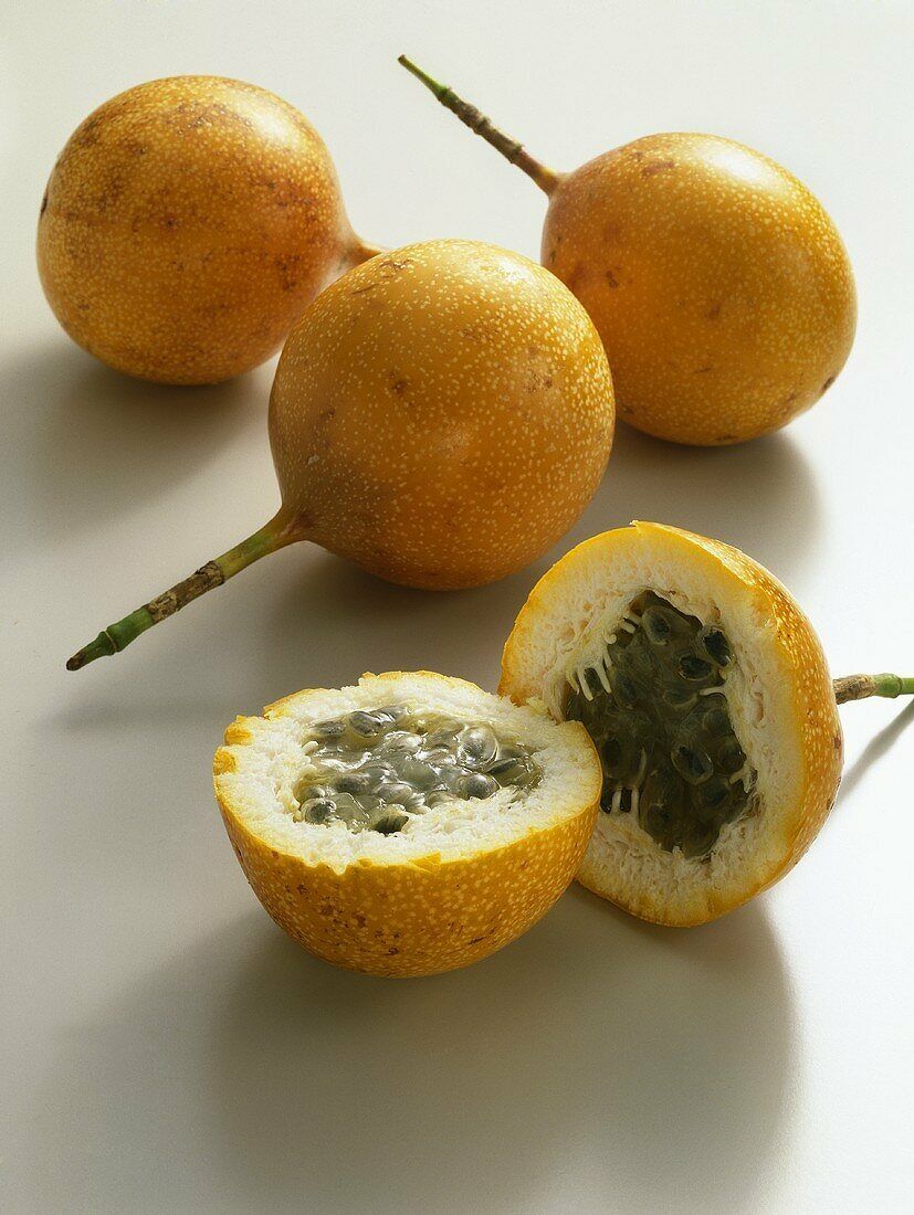 Passion Flower Fruit Vine (Passiflora Ligularis) | Sweet Granadilla ...
